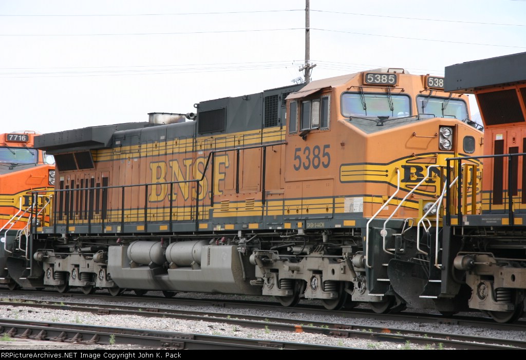 BNSF 5385